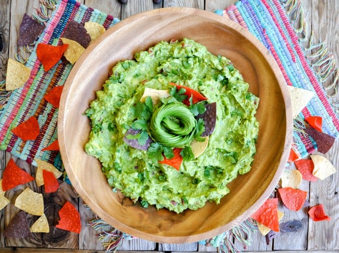 Easy Guacamole Recipe for the Masses: California Style