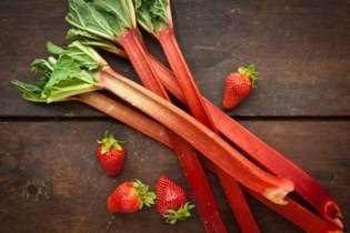 Is Rhubarb Poisonous and Everything Else You Need To Know - California ...