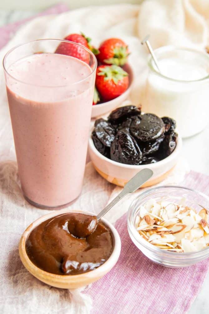 A Simple Bone-Building Strawberry Smoothie Recipe - California Grown