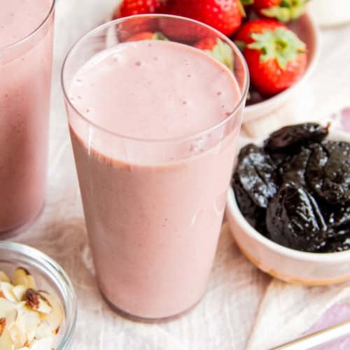 A Simple Bone-Building Strawberry Smoothie Recipe - California Grown