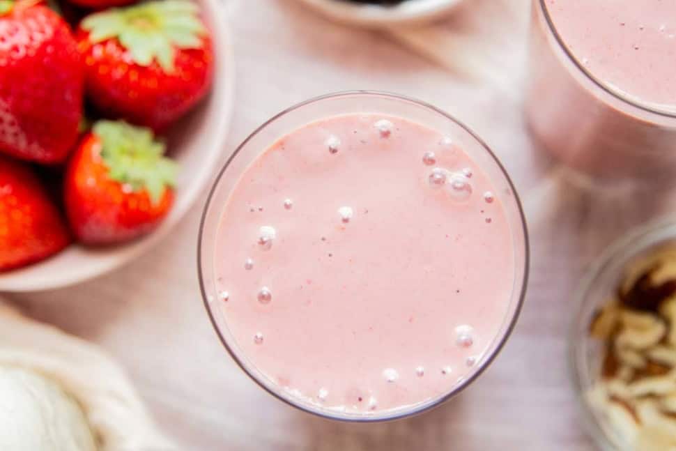 A Simple Bone-Building Strawberry Smoothie Recipe - California Grown